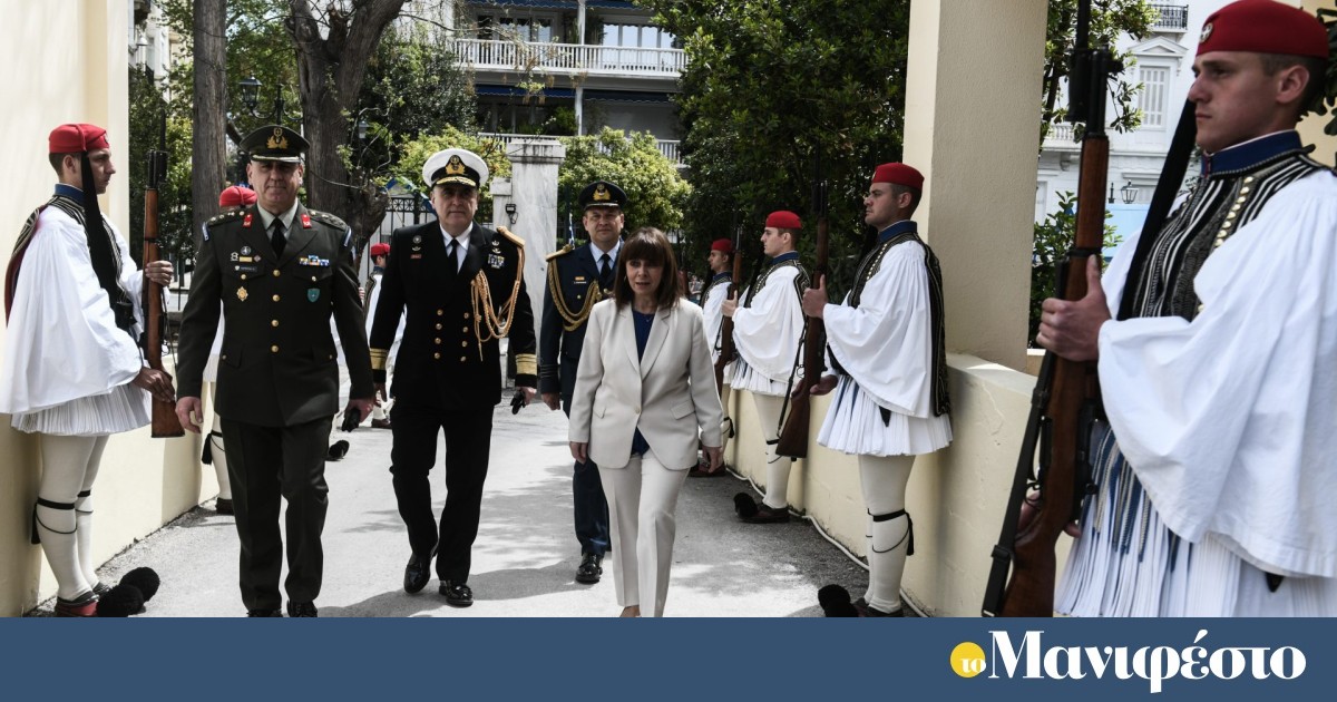 Επίσκεψη της Σακελλαροπούλου στην Προεδρική Φρουρά (Φωτογραφίες)