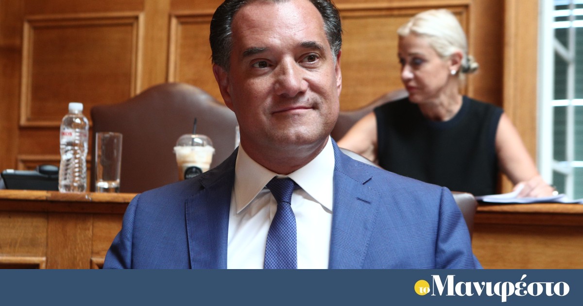Αυτοτρολάρεται ο Άδωνις μετά την επισήμανση Μητσοτάκη για τα έδρανα του ΚΚΕ