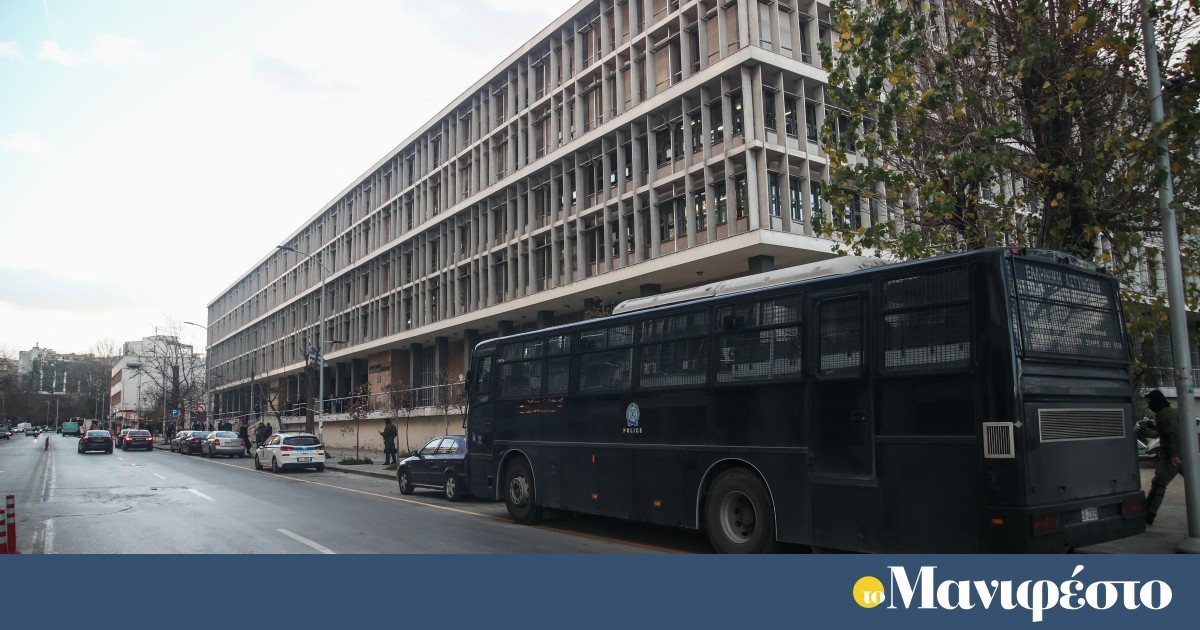 Στον εισαγγελέα ο ιδιοκτήτης των σκύλων που επιτέθηκαν μέχρι θανάτου σε ...