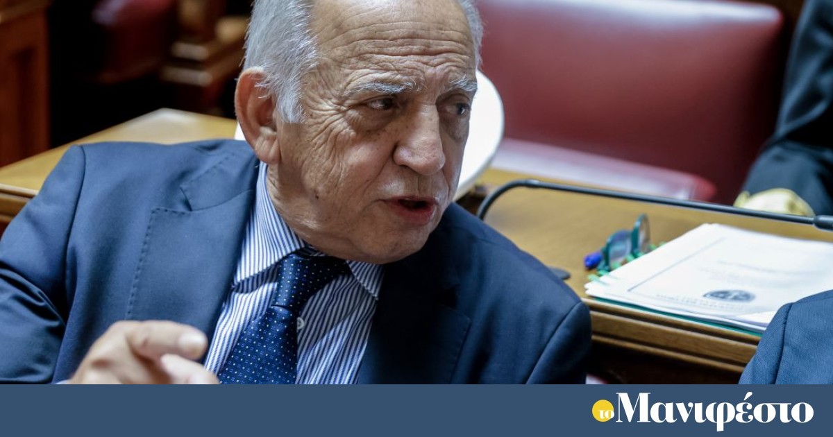 Ο αποστομωτικός Διονύσης Χατζηδάκης και ο γάμος των ομοφύλων