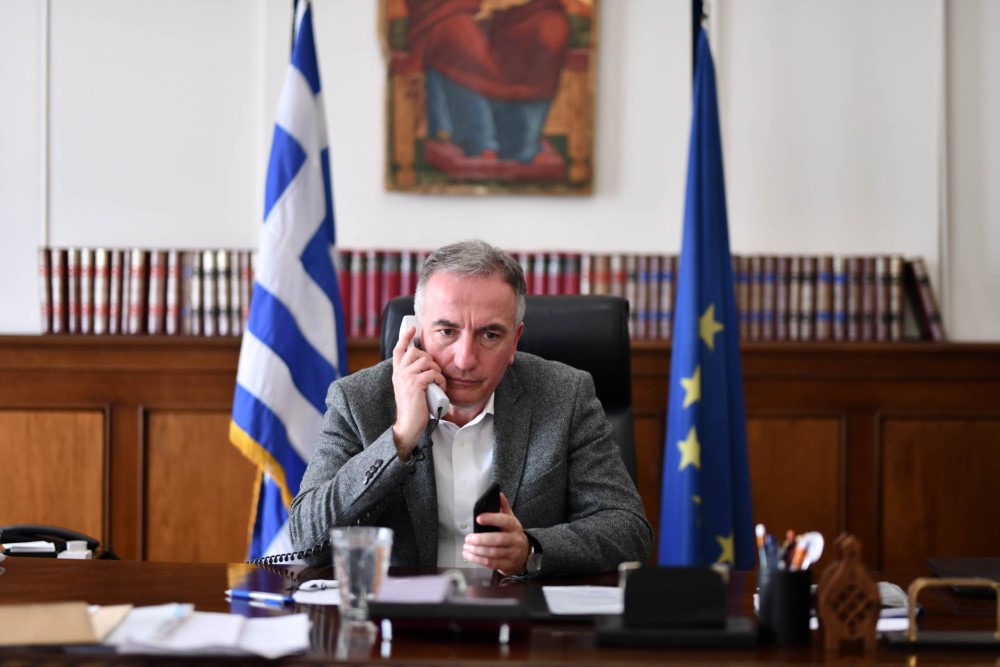 Καλαφάτης: “Ο κ. Τσίπρας καθαρά κλείνει το μάτι στους ανεμβολίαστους”