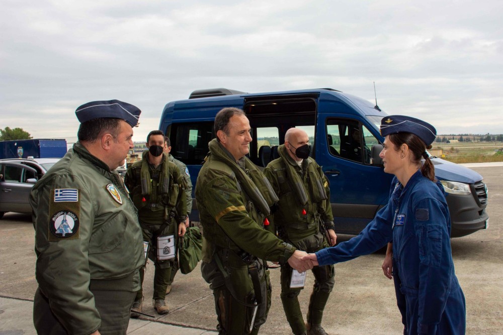 Τις Μονάδες Τανάγρας και Λήμνου επισκέφτηκε ο Αρχηγός της Πολεμικής ...